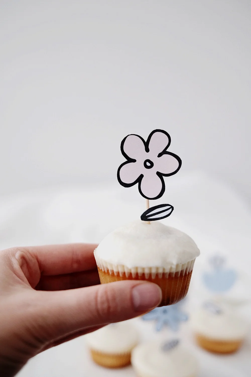 Poppy cupcake toppers — Make it Studio