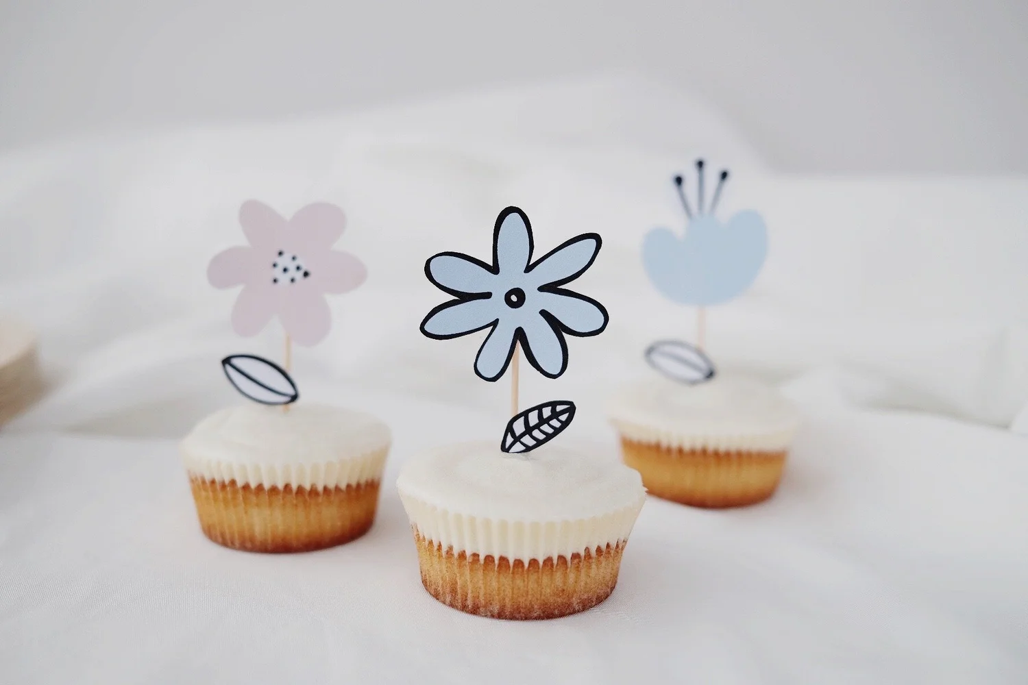 Poppy cupcake toppers — Make it Studio
