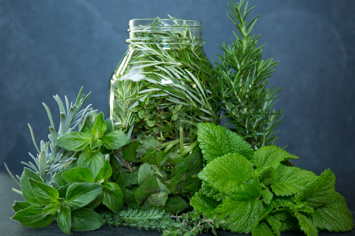 How to Make Effective Cleaning Sprays with Herbs — Floranella