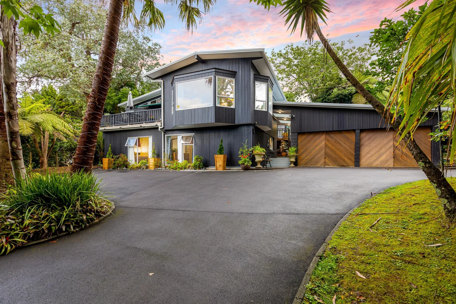 834 West Coast Road