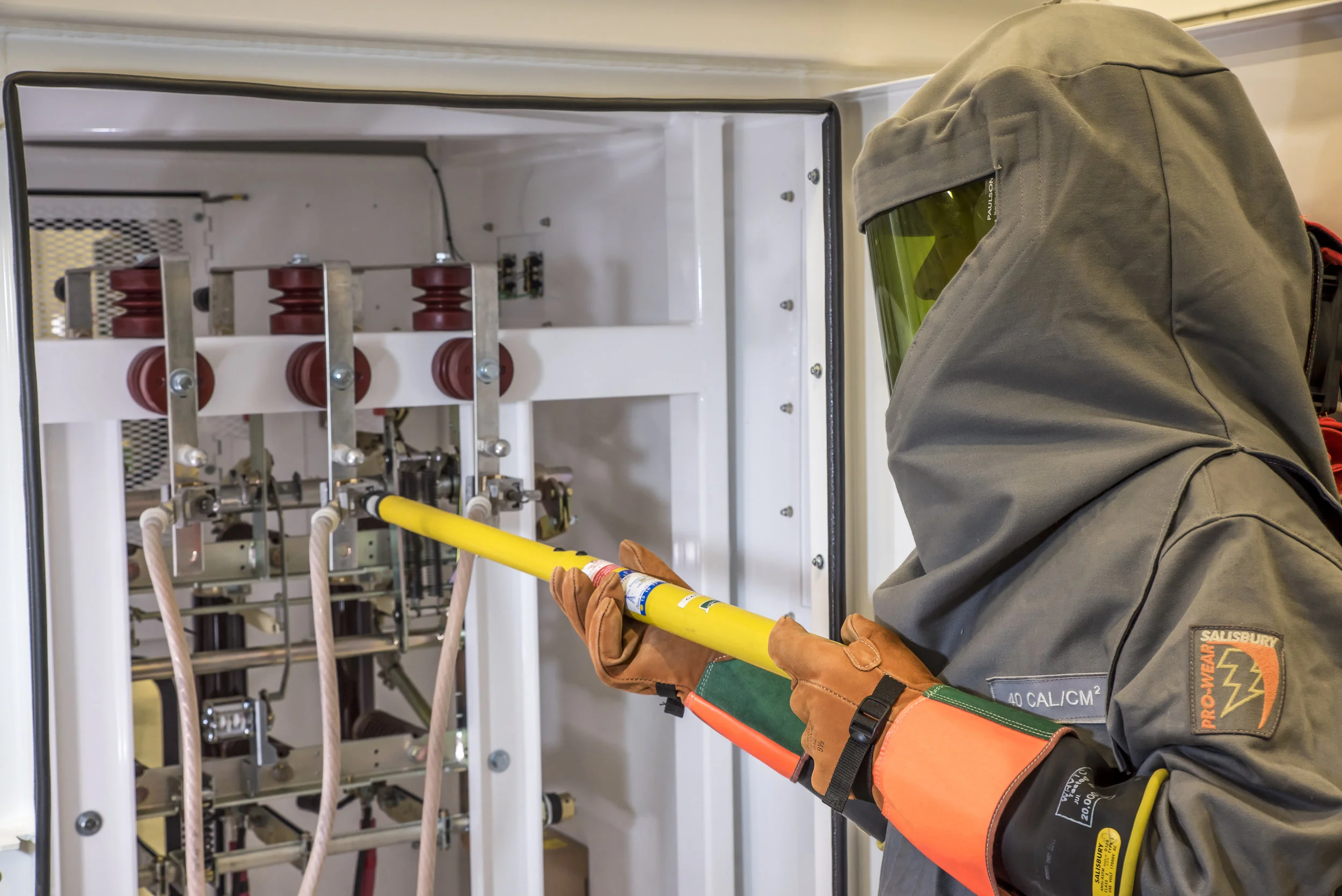 High Voltage Electrical Safety - Qualified Electrical Worker Training ...