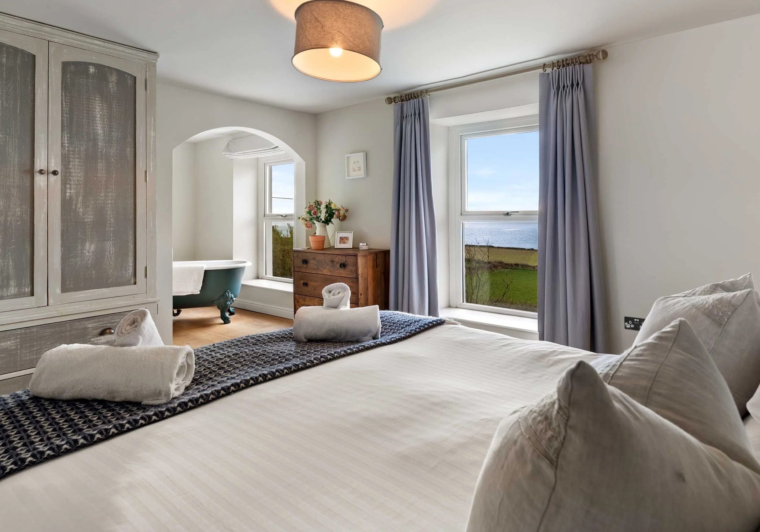Channel View luxury holiday cottage, Gower — Bayview, Oxwich | Gower ...