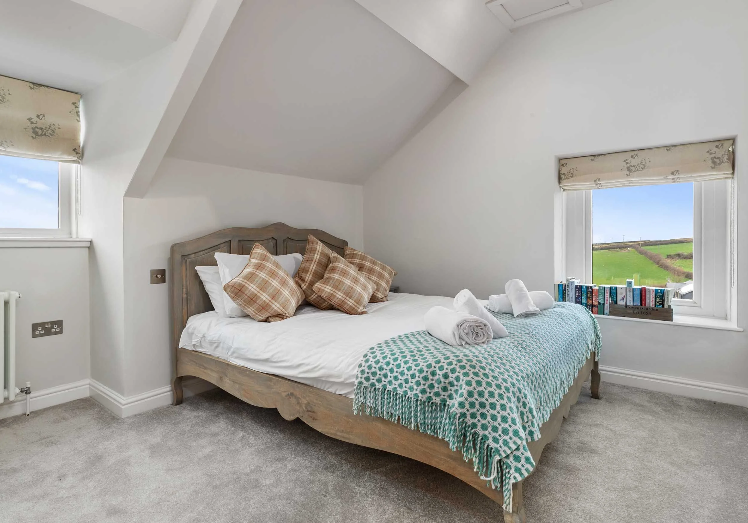 Channel View luxury holiday cottage, Gower — Bayview, Oxwich | Gower ...