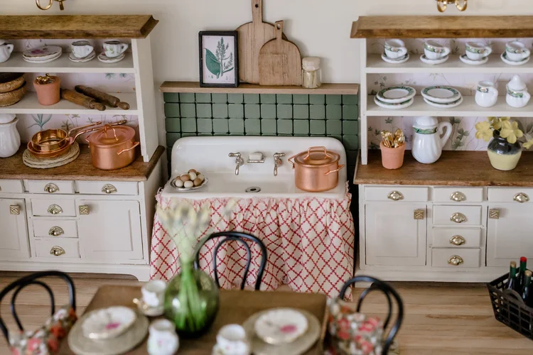 Mini Mundus Kitchen Tour — Velvet Rabbit Miniatures