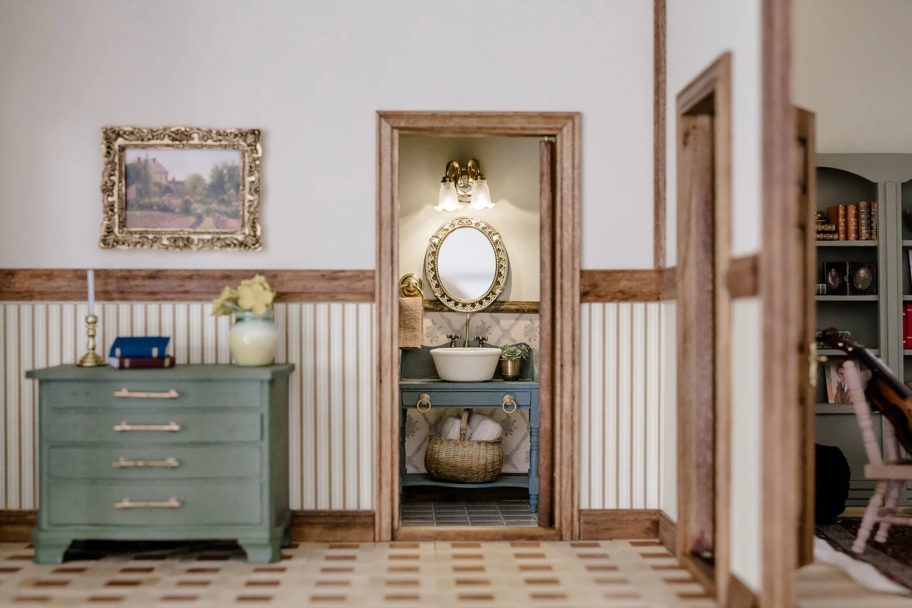 Mini Mundus Hallway/Bathroom — Velvet Rabbit Miniatures