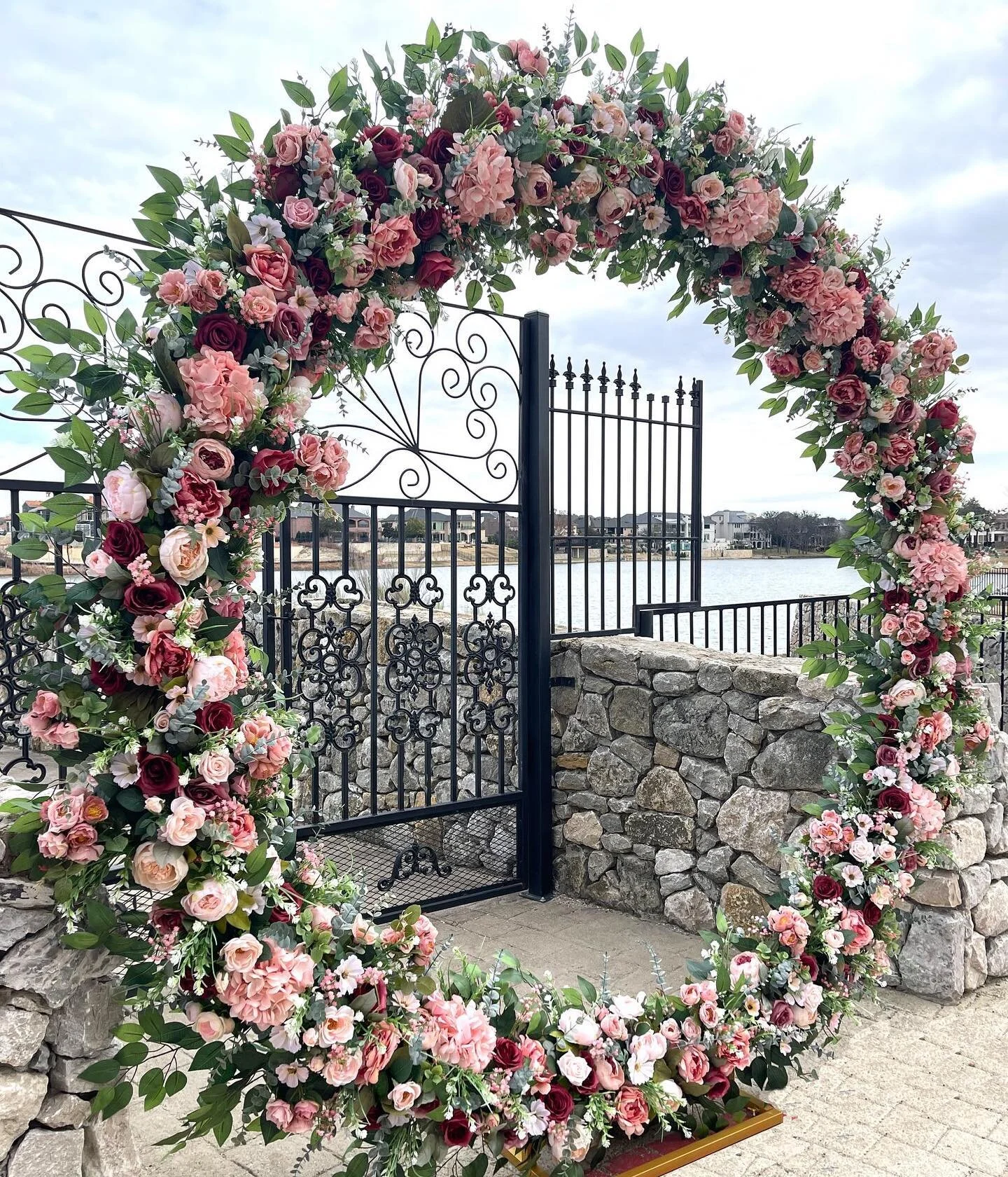 Rent Your Moment - DFW Wedding Arches