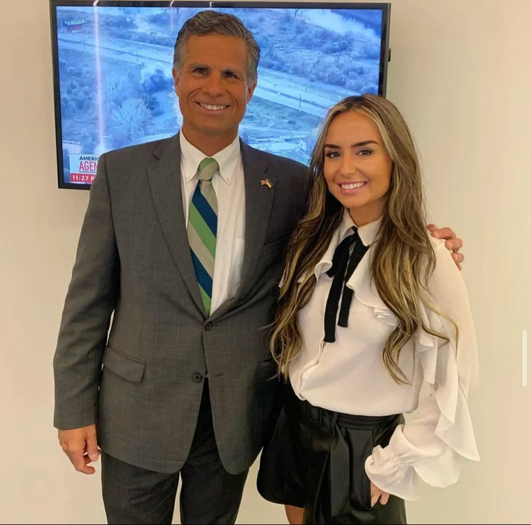 Welcome to Monica's Pa(i)ge!