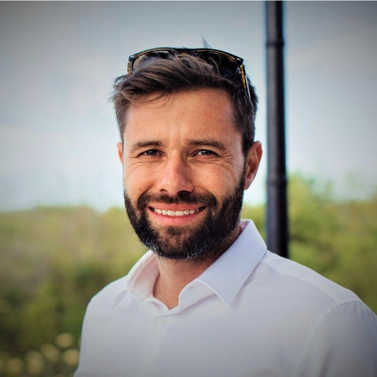 MEET THE TEAM — Player Performance Project