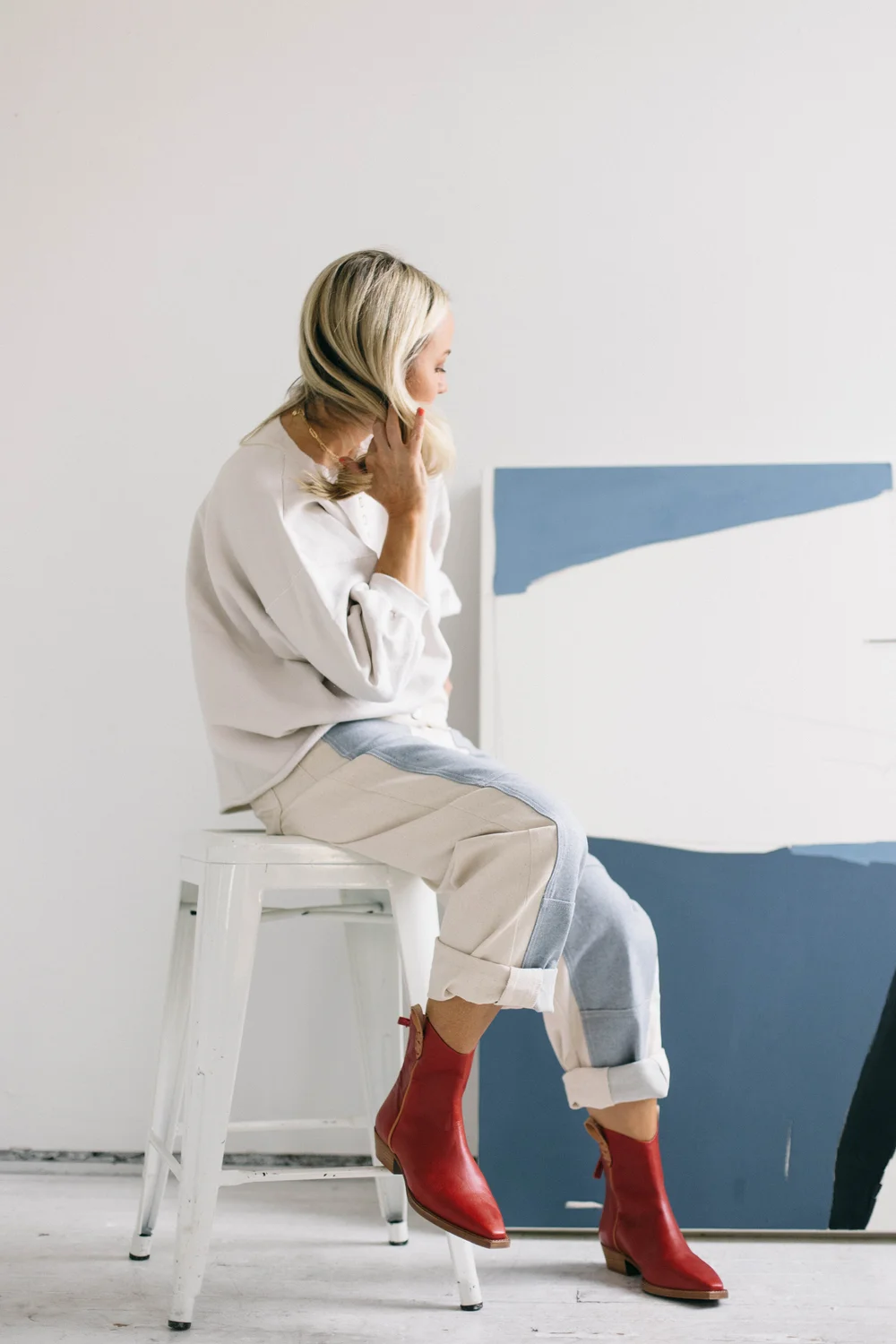 THE ARTIST — Holly Addi