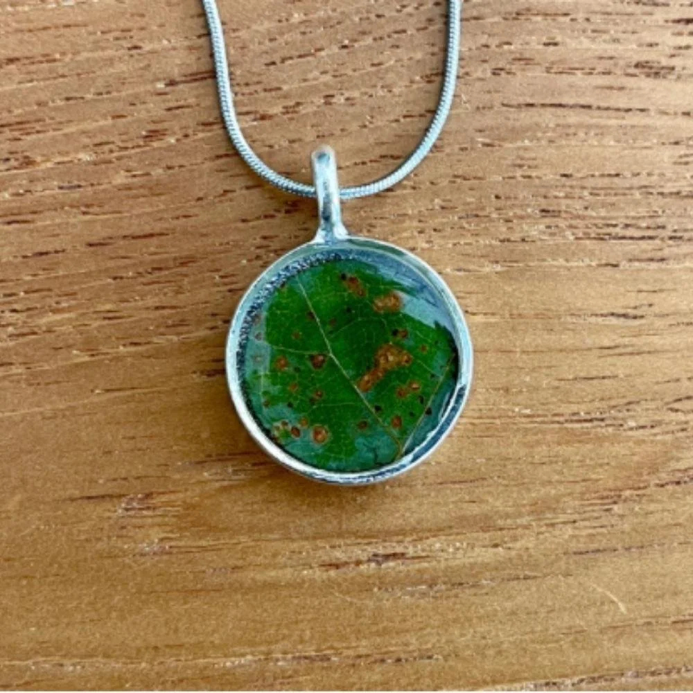 Round Silver Peter’s Tree Leaf Necklace — PETER STEELE®