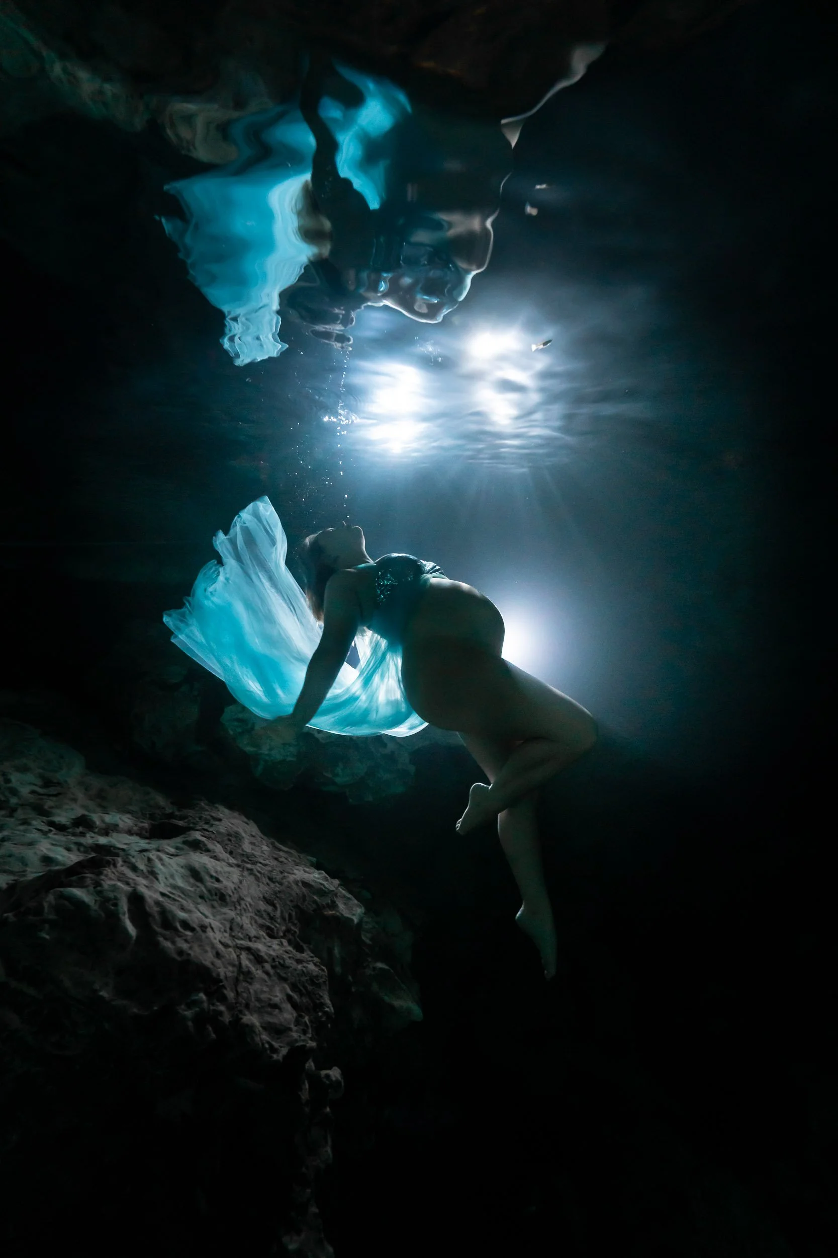 Underwater Maternity Portraits — Fran Reina Photos