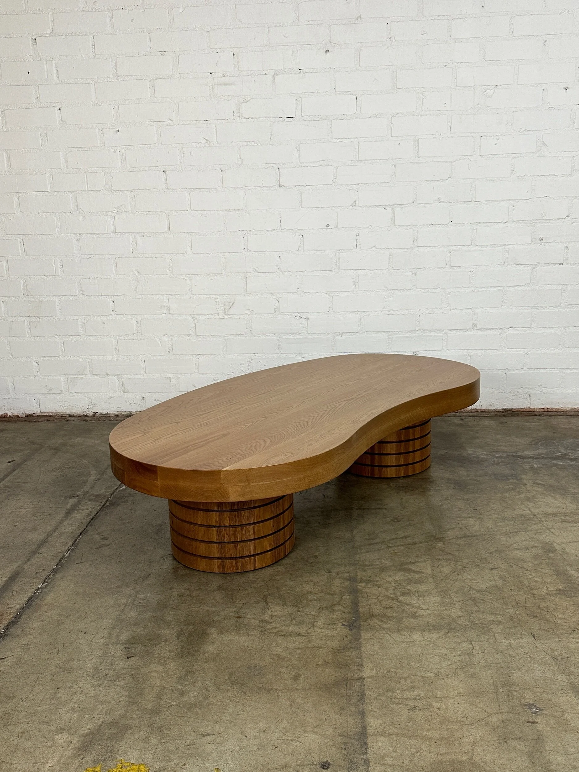 Free form wavy coffee table — VINTAGE ON POINT