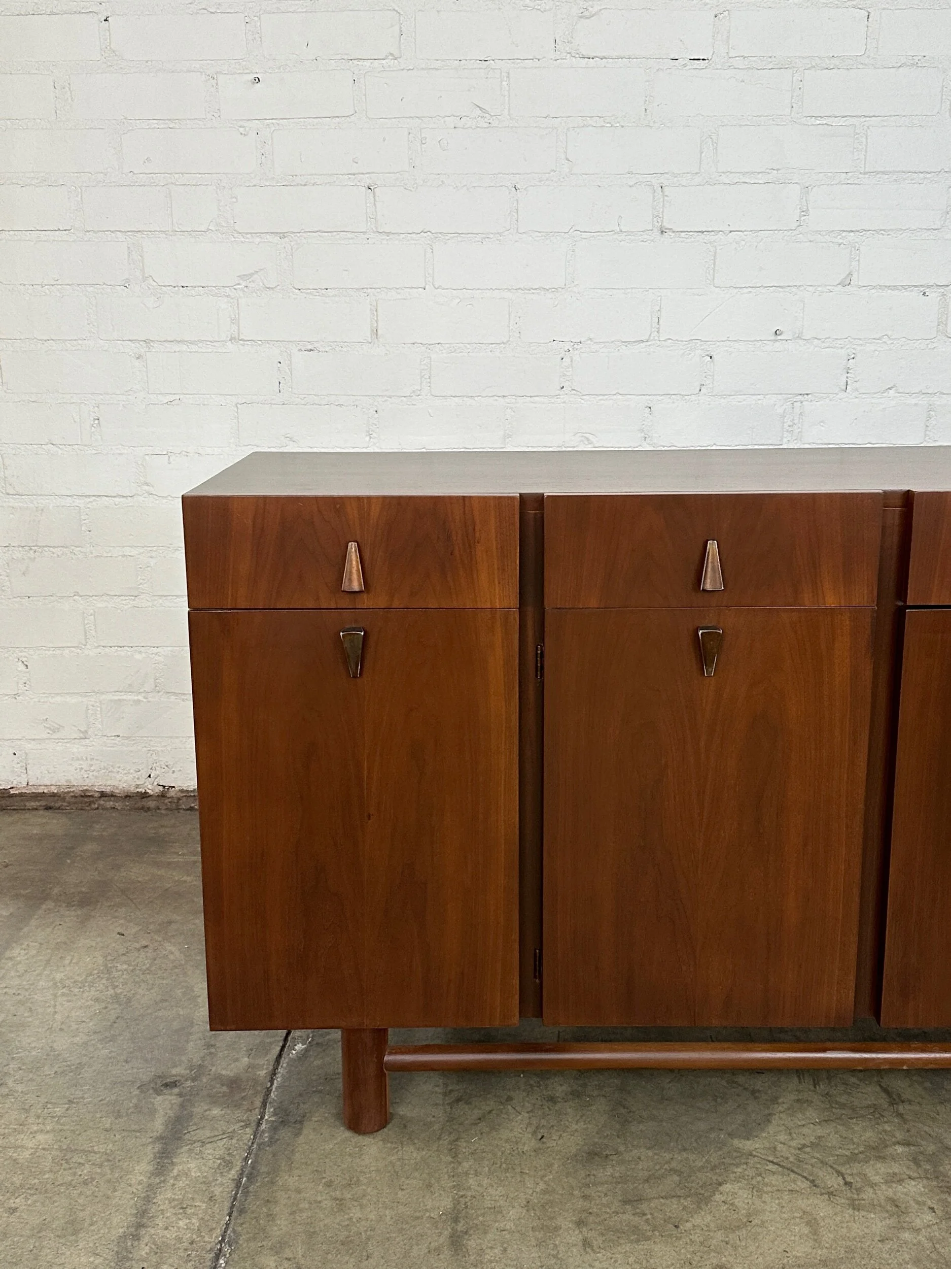 PRODUCTS — VINTAGE ON POINT