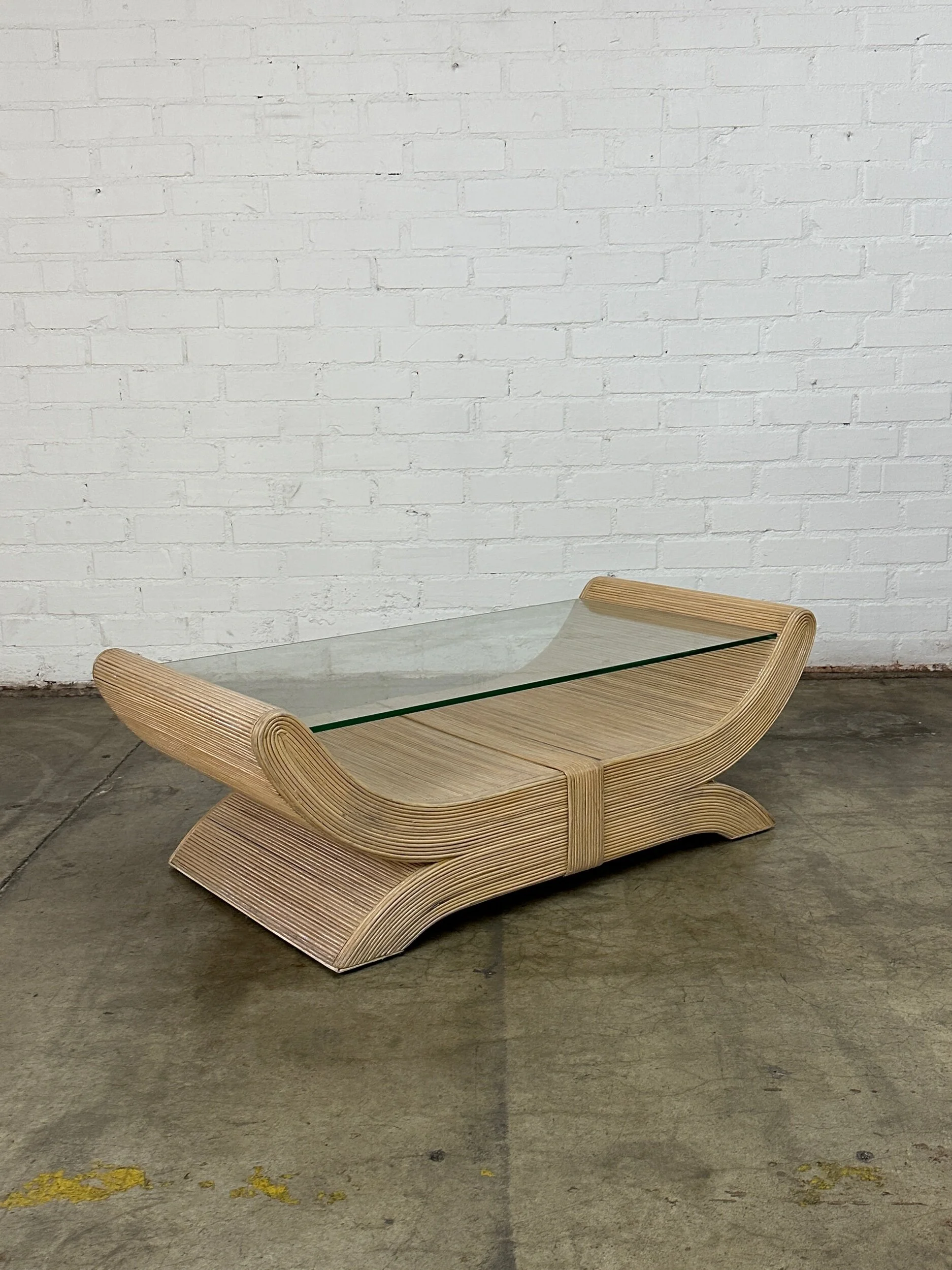Free form wavy coffee table — VINTAGE ON POINT