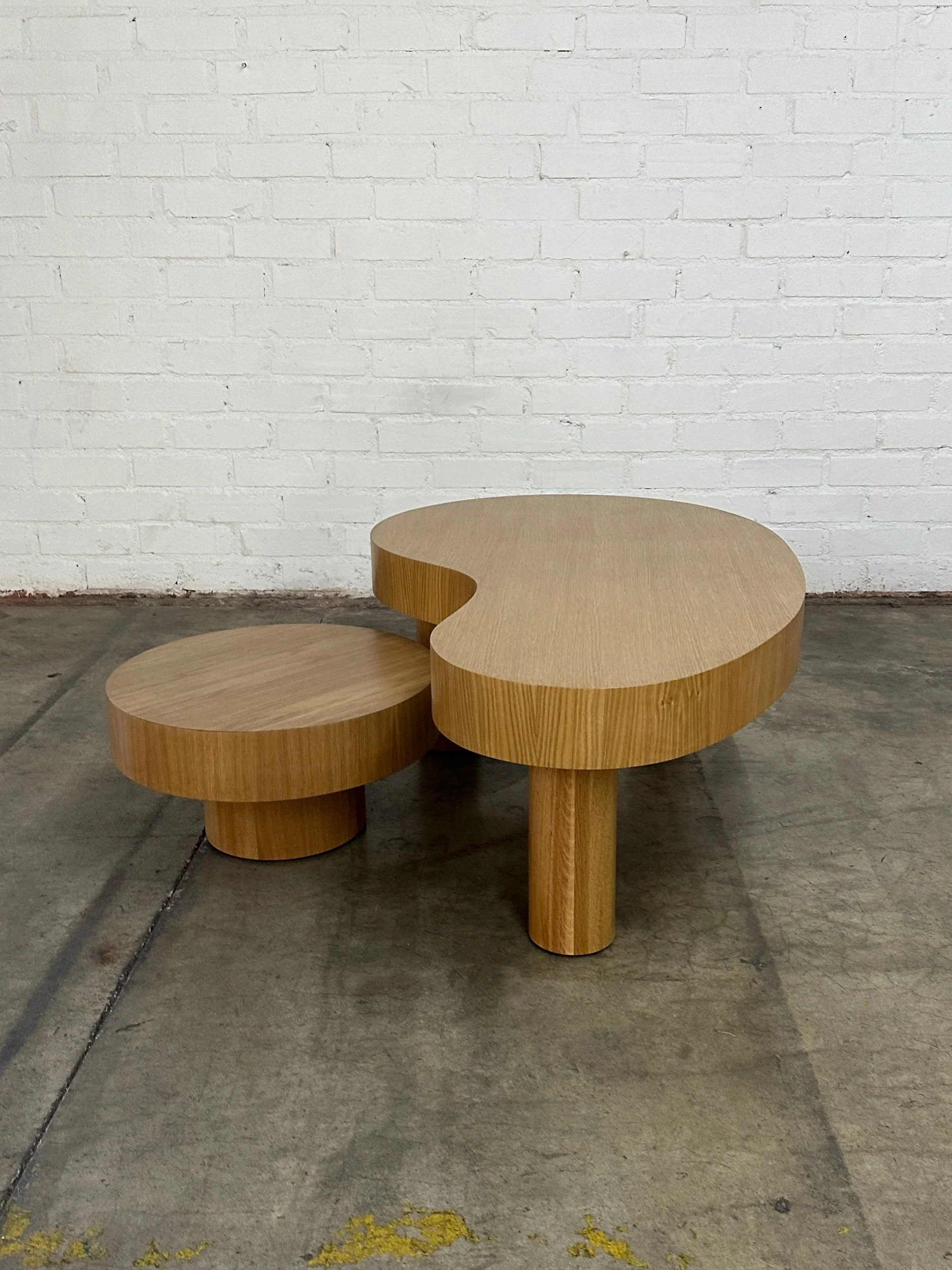 Free form wavy coffee table — VINTAGE ON POINT