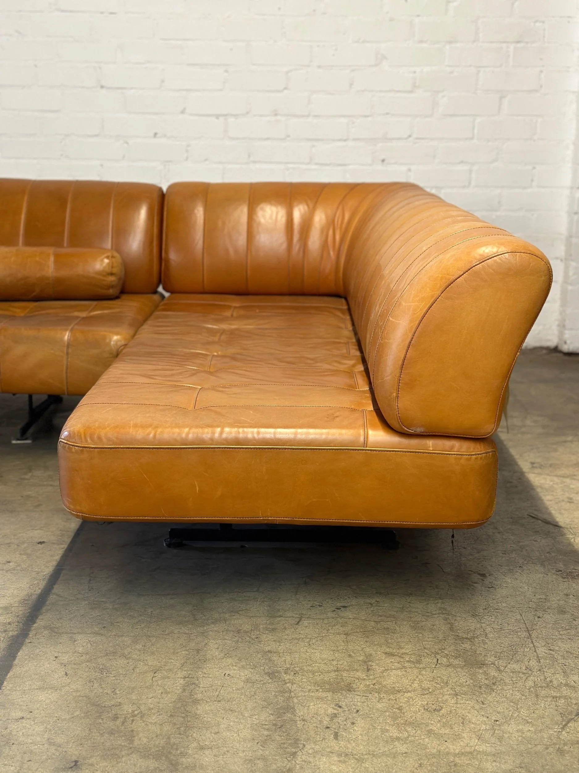 Custom Modular seating by Naughtone — VINTAGE ON POINT