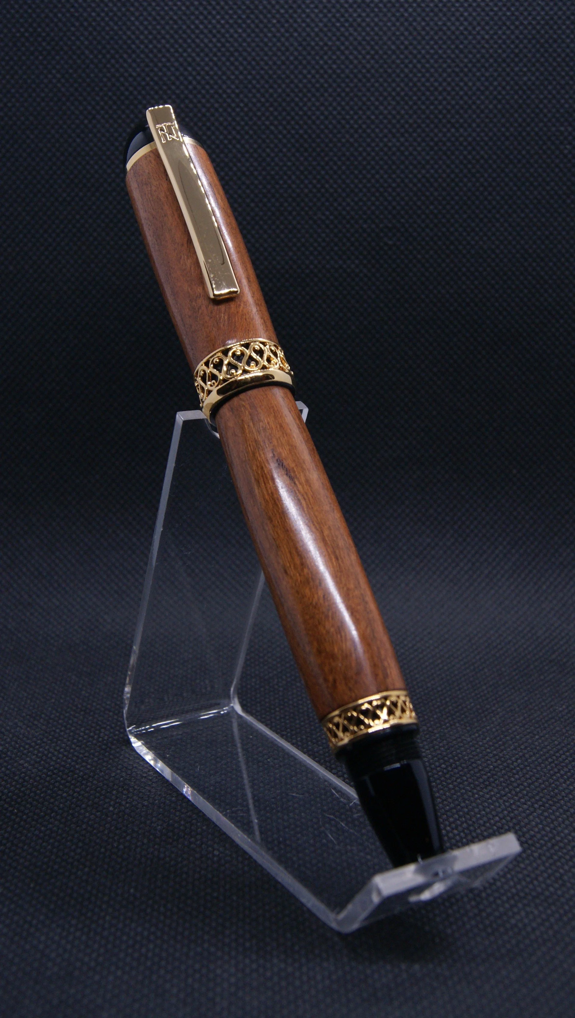 Apollo Infinity Cherry — Kinard Pens