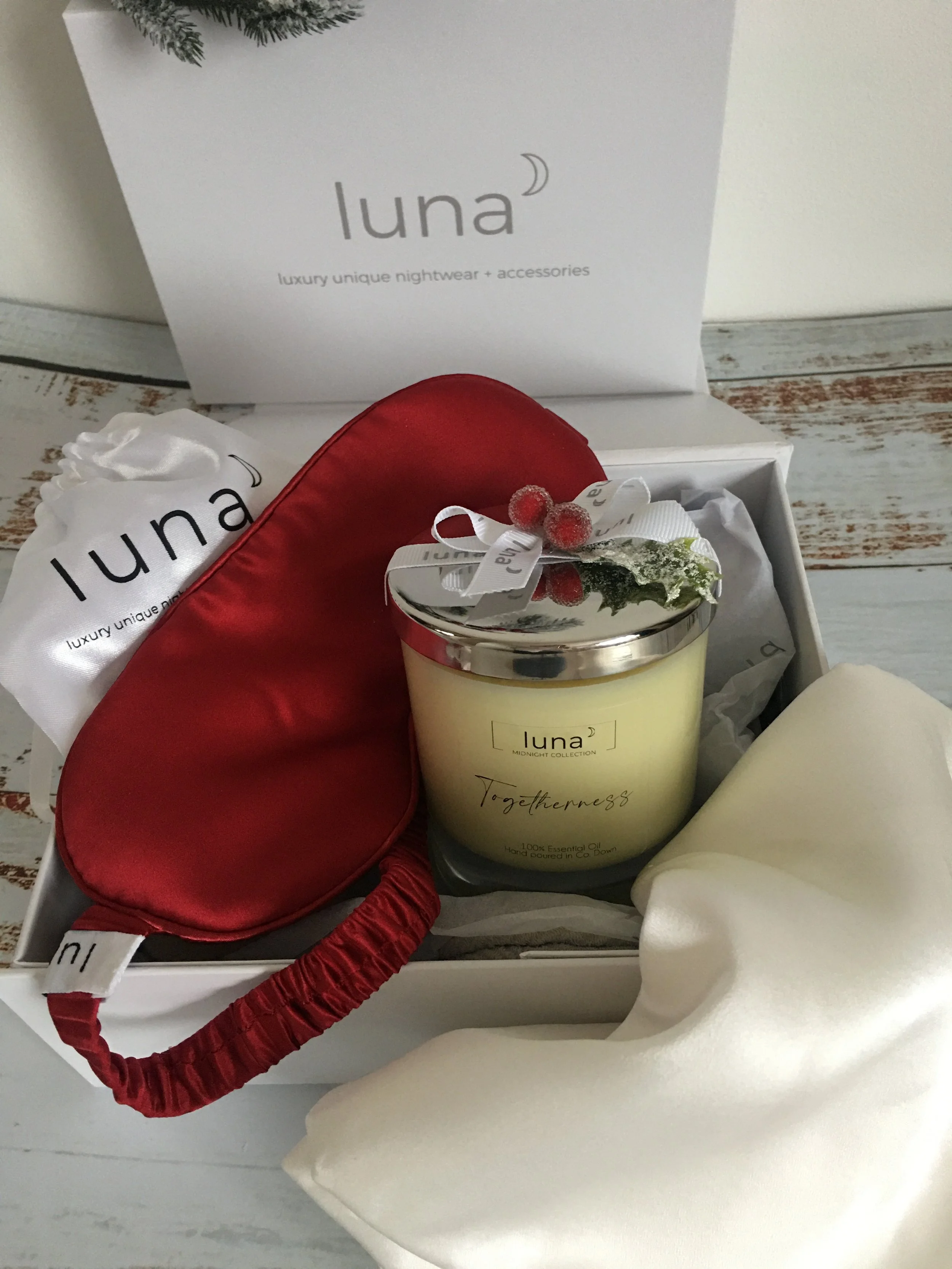 Yuletide Luxury Limited Edition Gift Box — Luna Nightwear