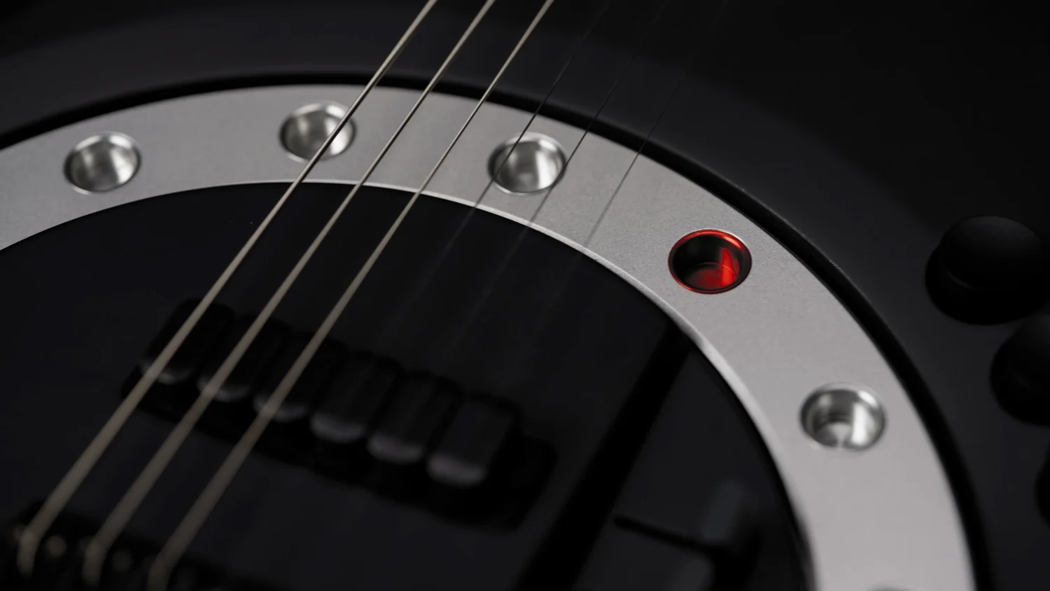 Circle Guitar is a rhythm machine.