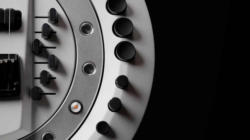 Circle Guitar is a rhythm machine.