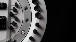 Circle Guitar is a rhythm machine.