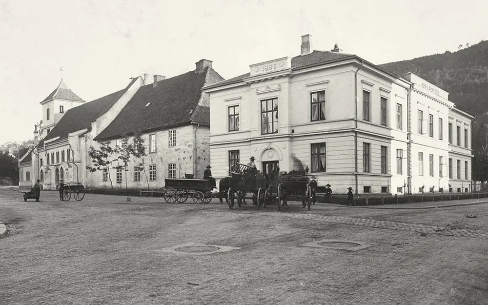 Oslo Hospital — Natural State