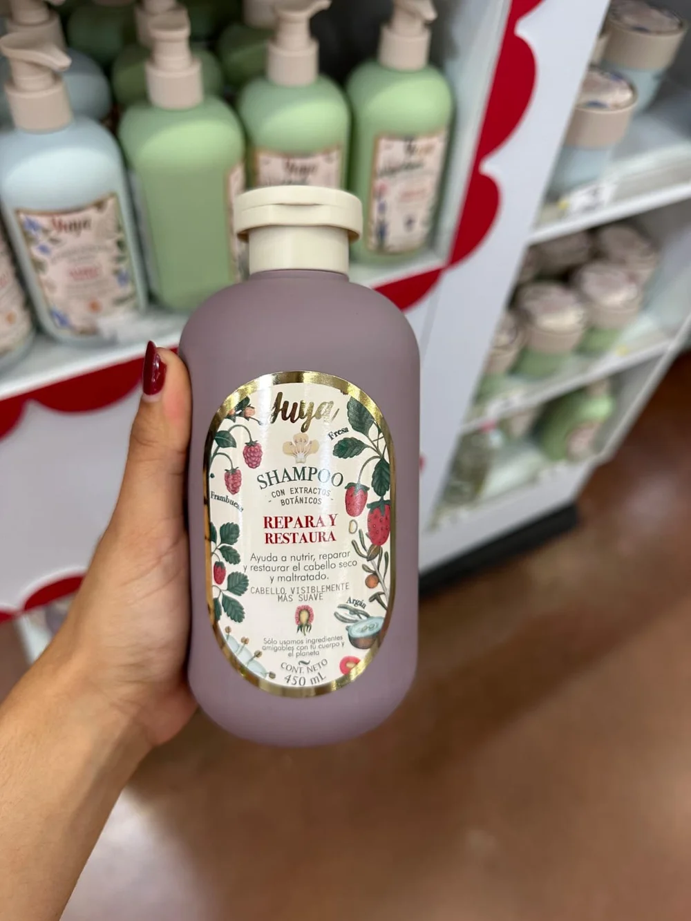 ¿Cuánto cuesta y dónde comprar el nuevo shampoo de Yuya? — babemagazinemx