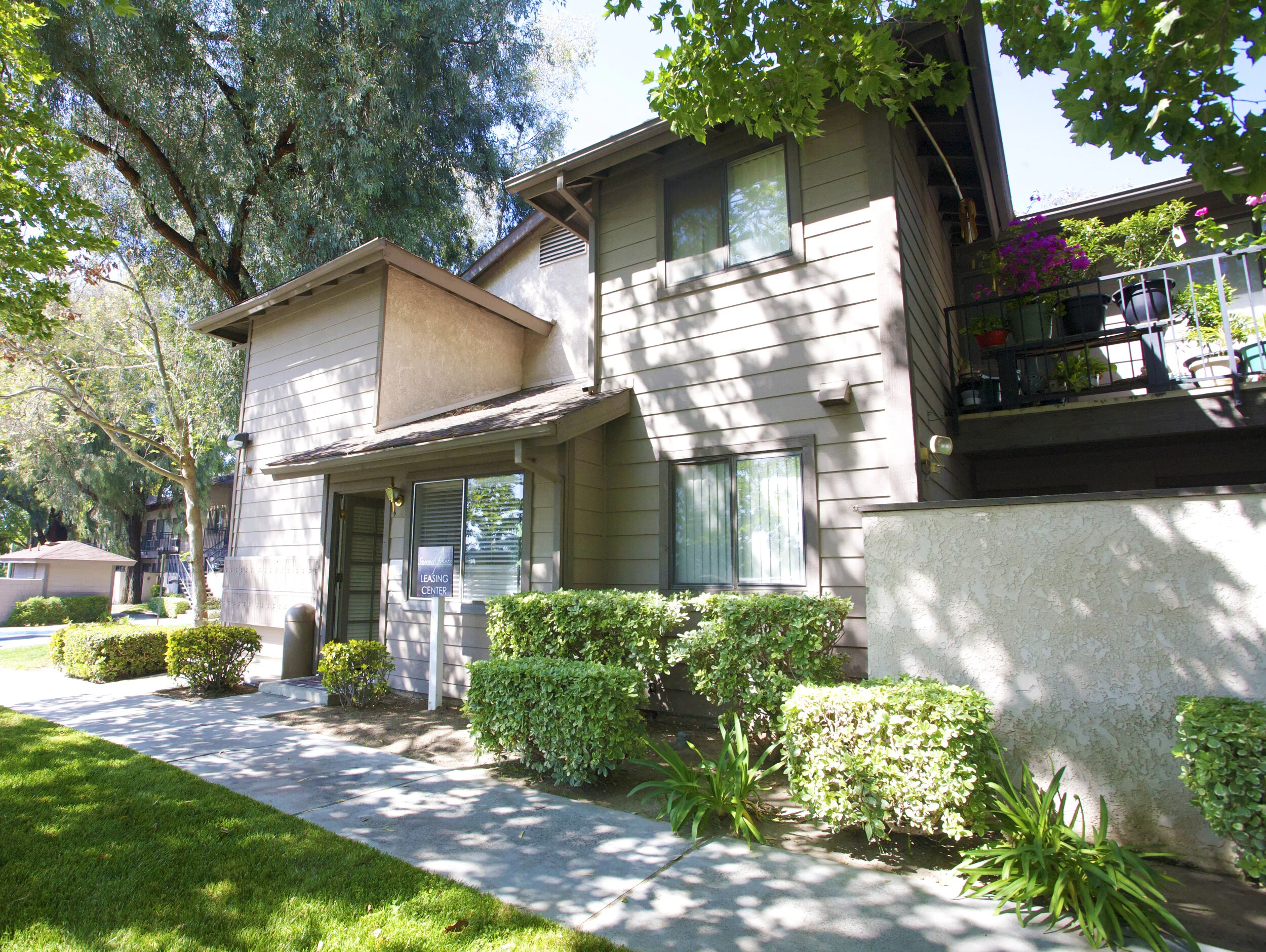 Summit Pointe Apartments