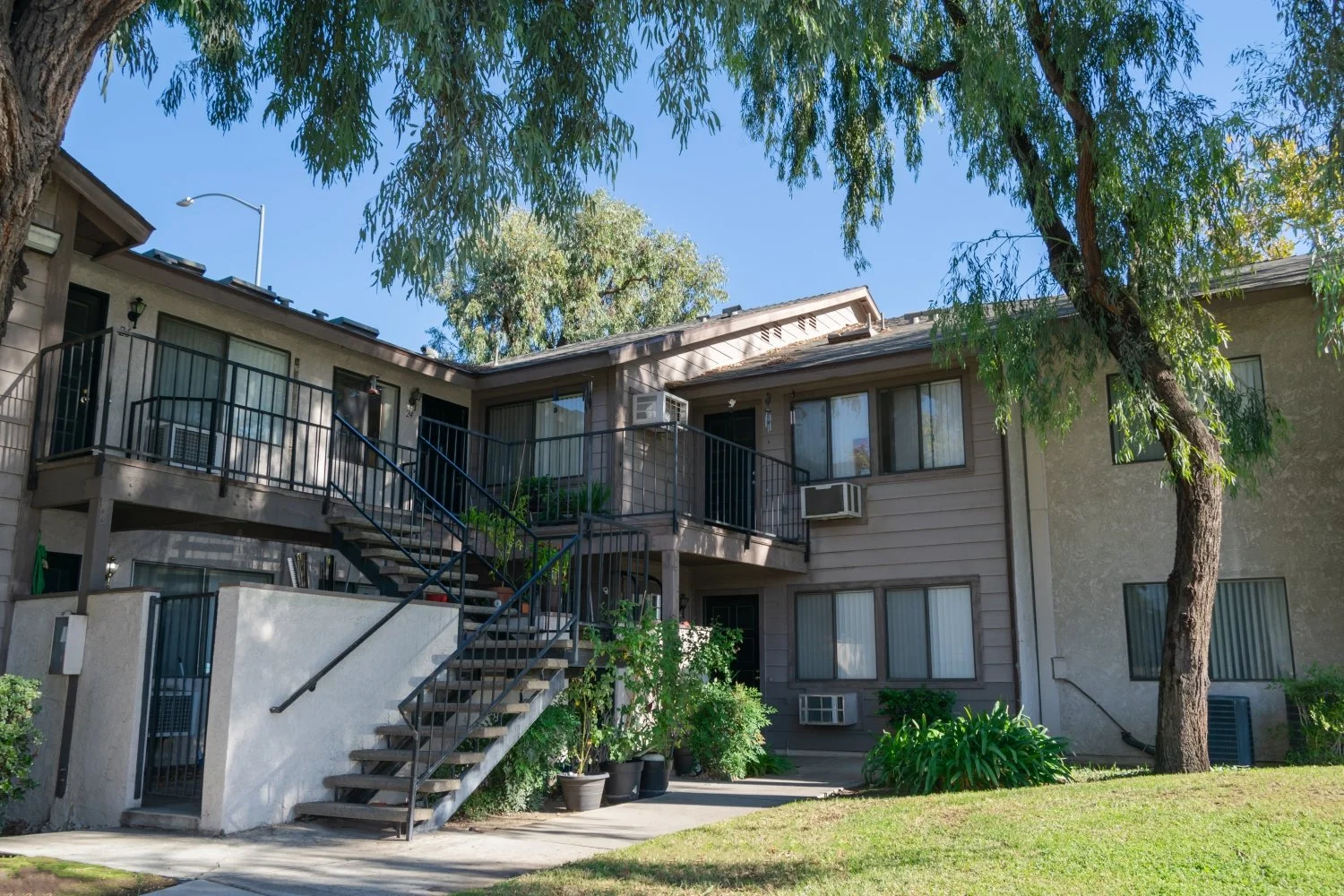 Summit Pointe Apartments