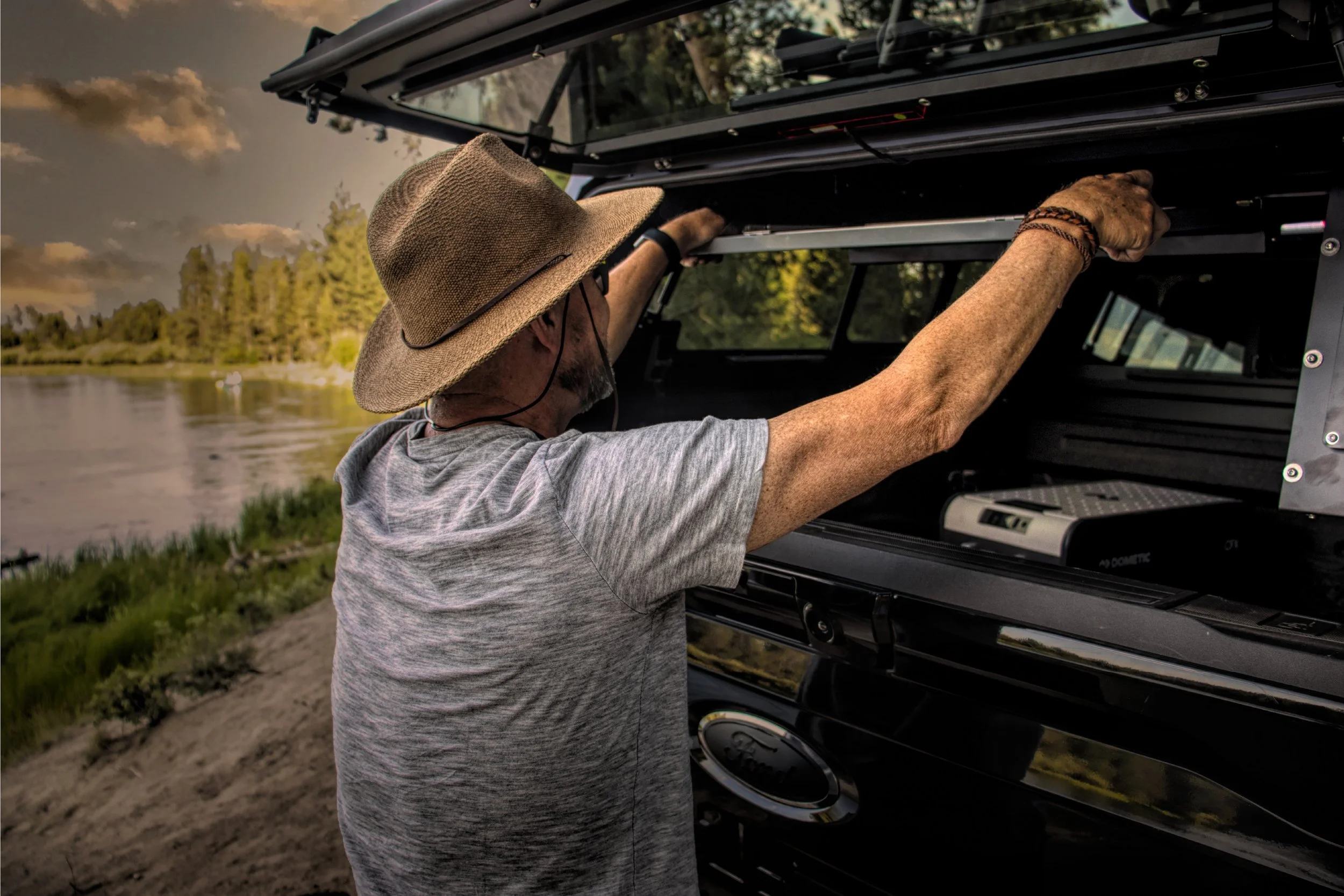 Ford F150 Kayaking — SmartCap Dealer Portal