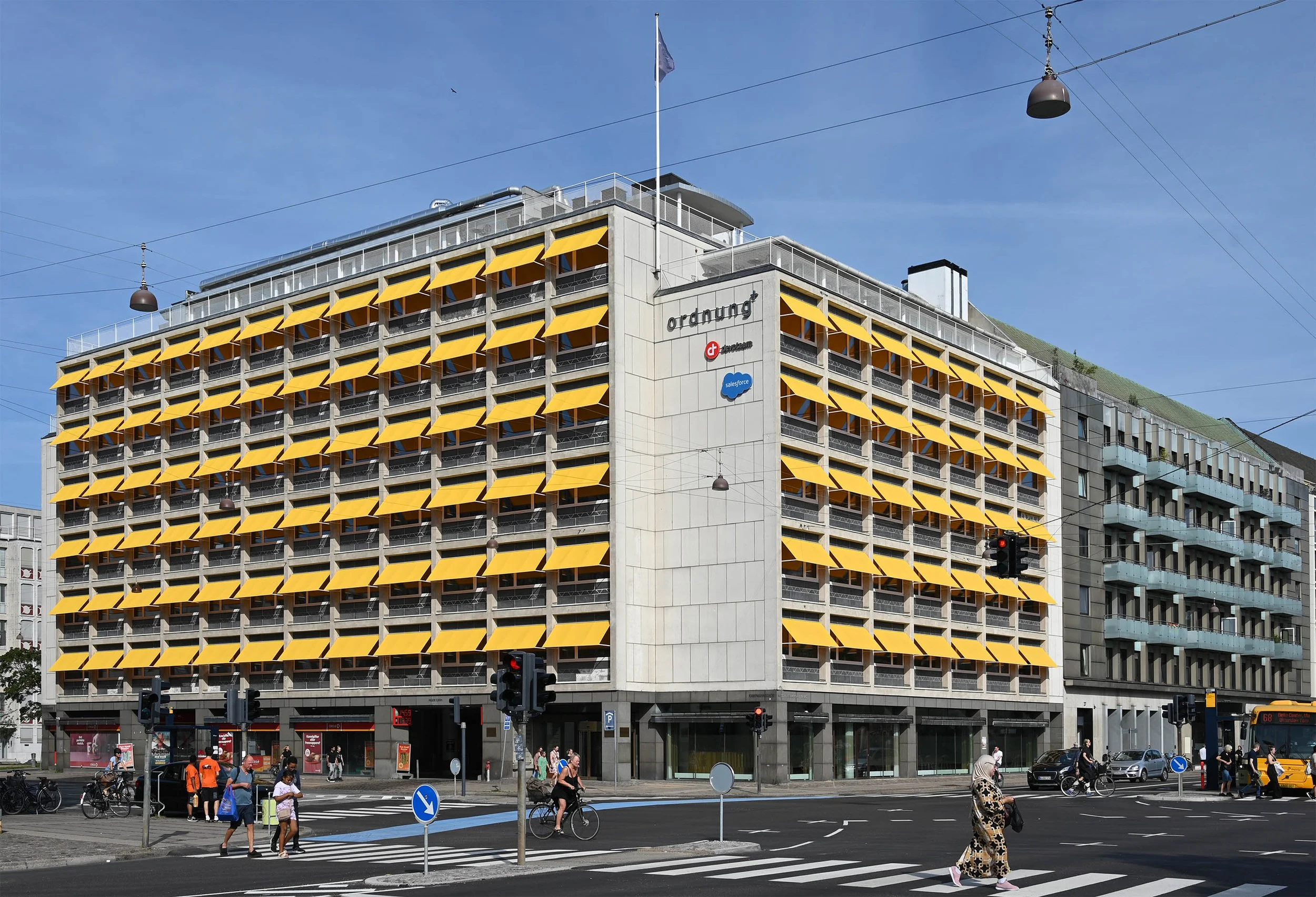 Alux's Faldarmsmarkiser Lyser Op: Shellhuset Vinder Årets Byggeri 2023