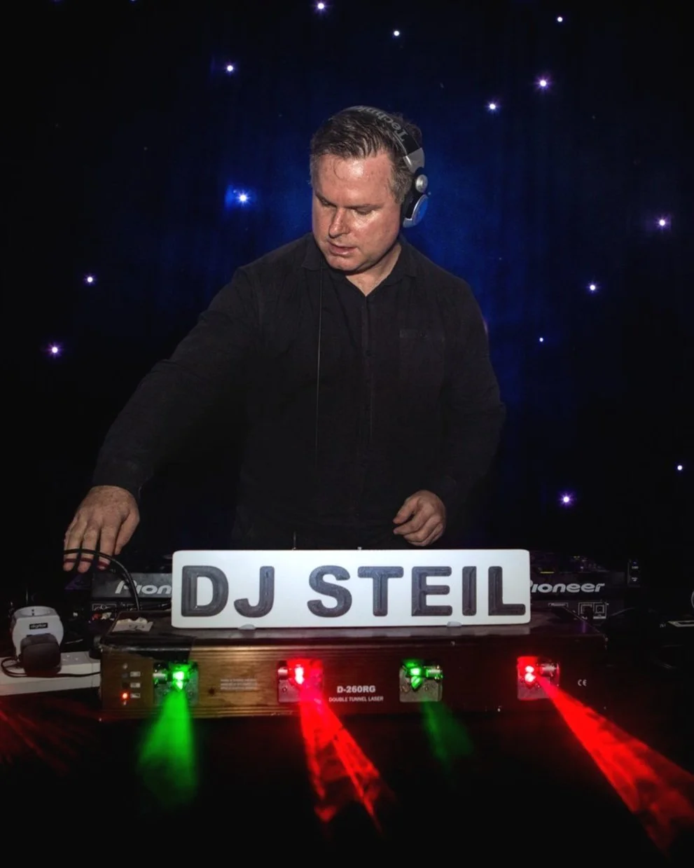 Steve O'Neil — DJ Live Music Entertainment - Weddings | Bars | Venues