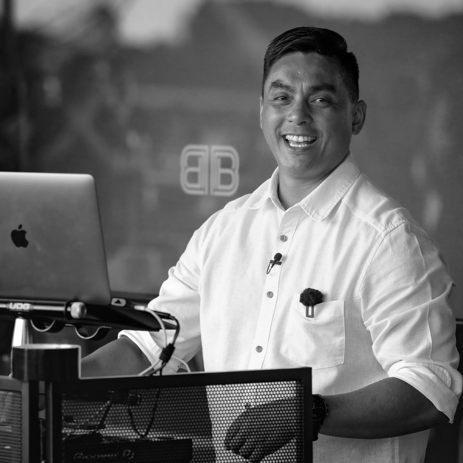 About — DJ Live Music Entertainment - Weddings | Bars | Venues