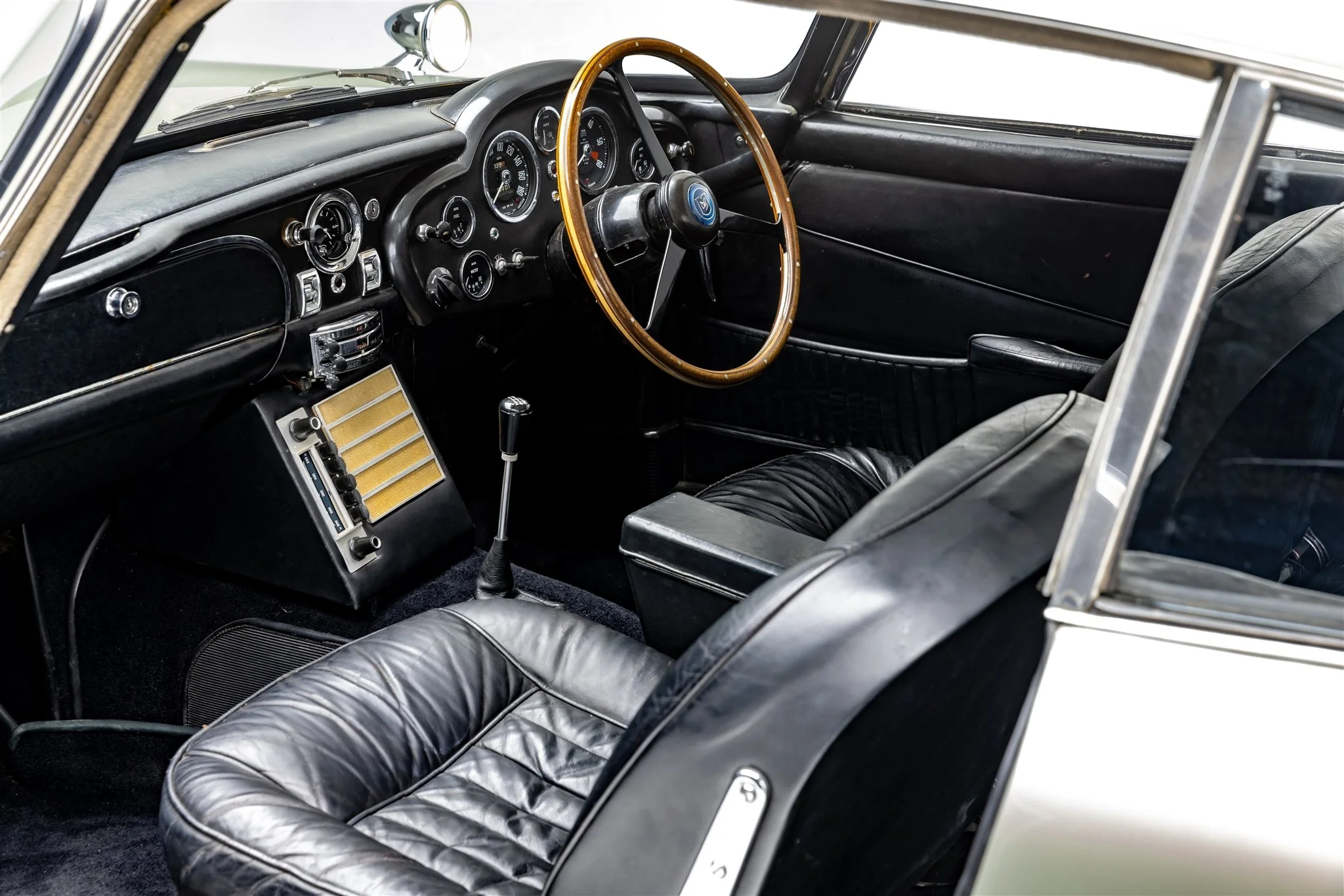 Aston Martin Db5 Interior