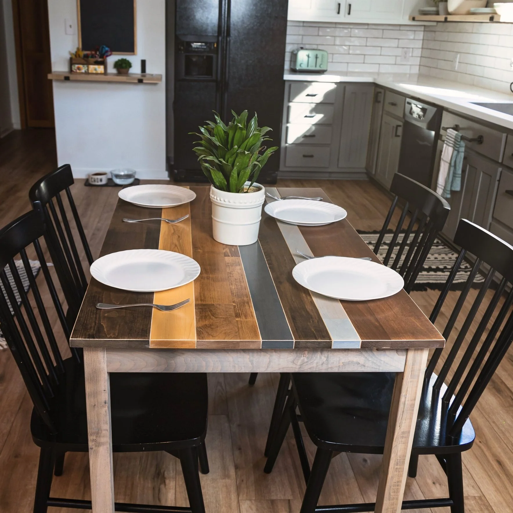 The Willow - Breakfast Table Set