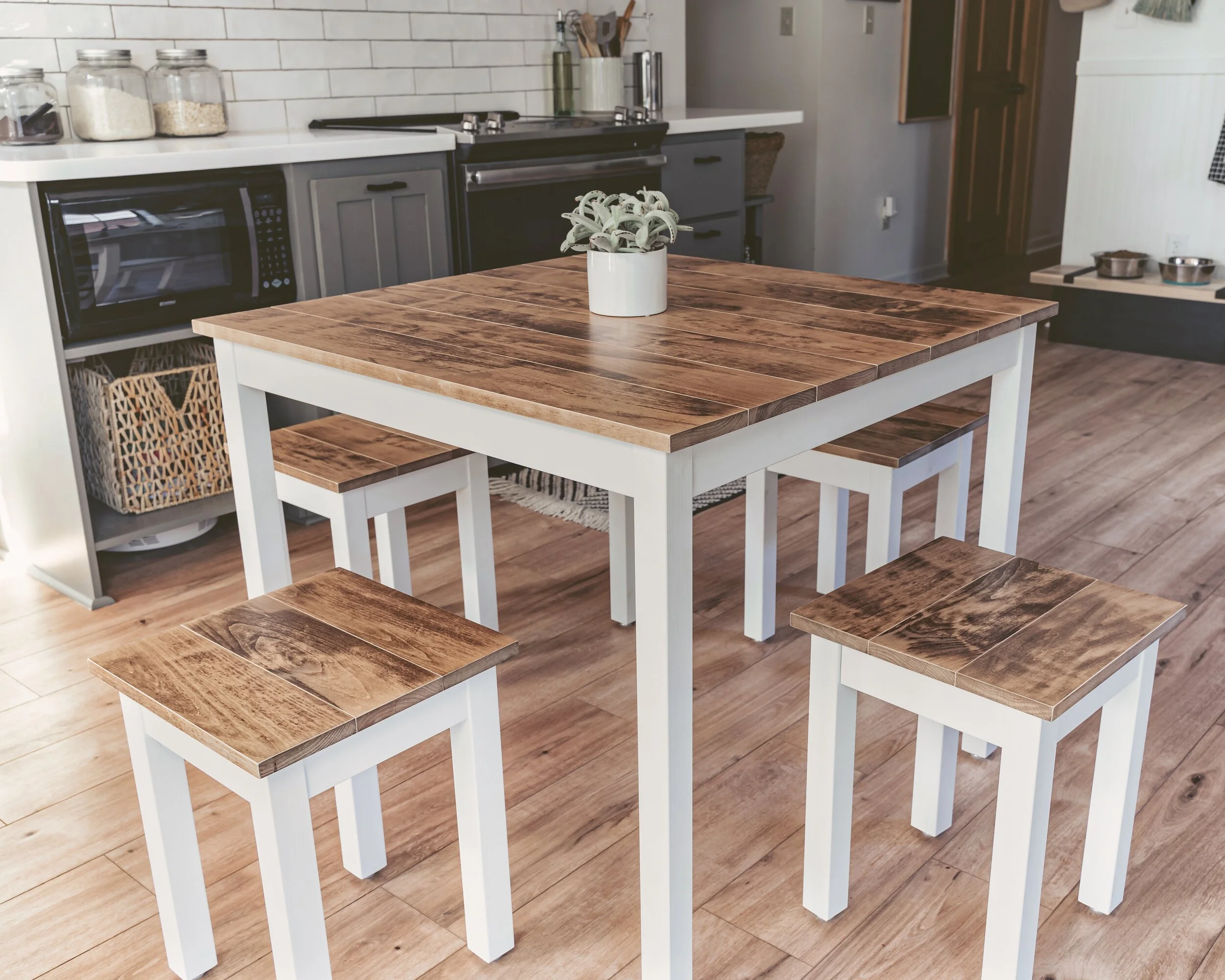 The Willow - Breakfast Table Set