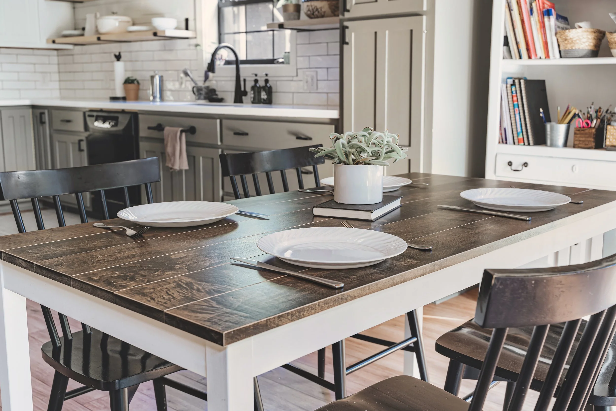 The Willow - Breakfast Table Set
