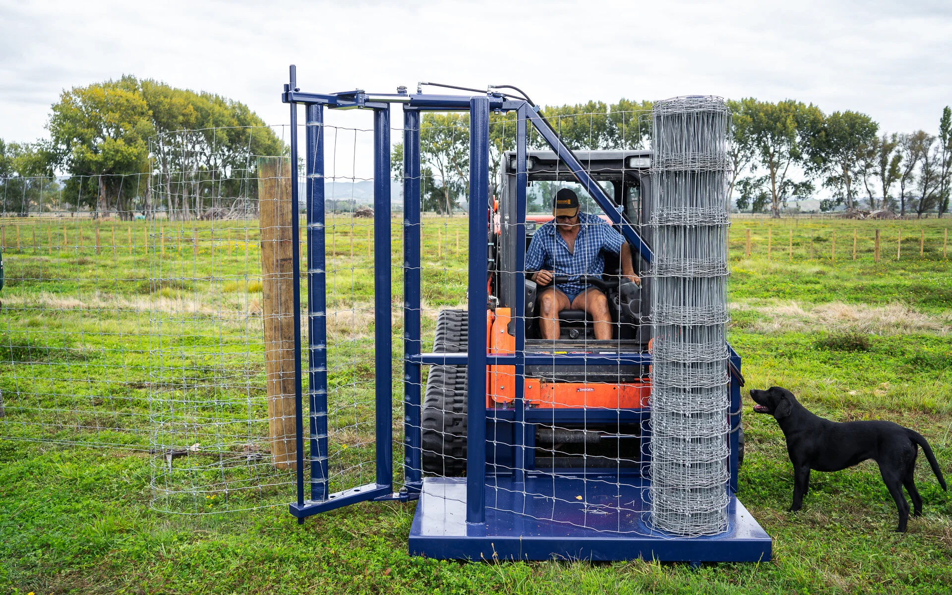 Netmaster | Hydraulic Netting Dispenser — Revolution Postdrivers