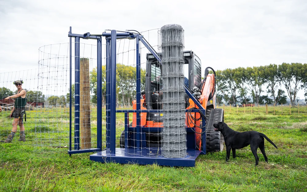 Netmaster | Hydraulic Netting Dispenser — Revolution Postdrivers