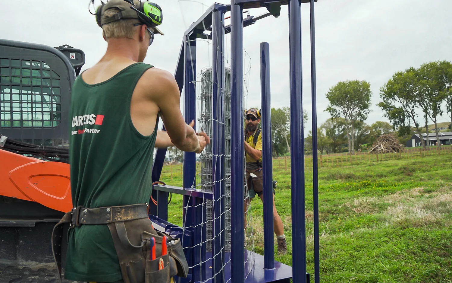 Netmaster | Hydraulic Netting Dispenser — Revolution Postdrivers