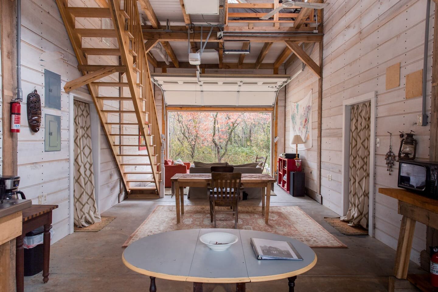 Breathtaking Barns (and Barndominiums) you can rent on Airbnb! (Updated ...