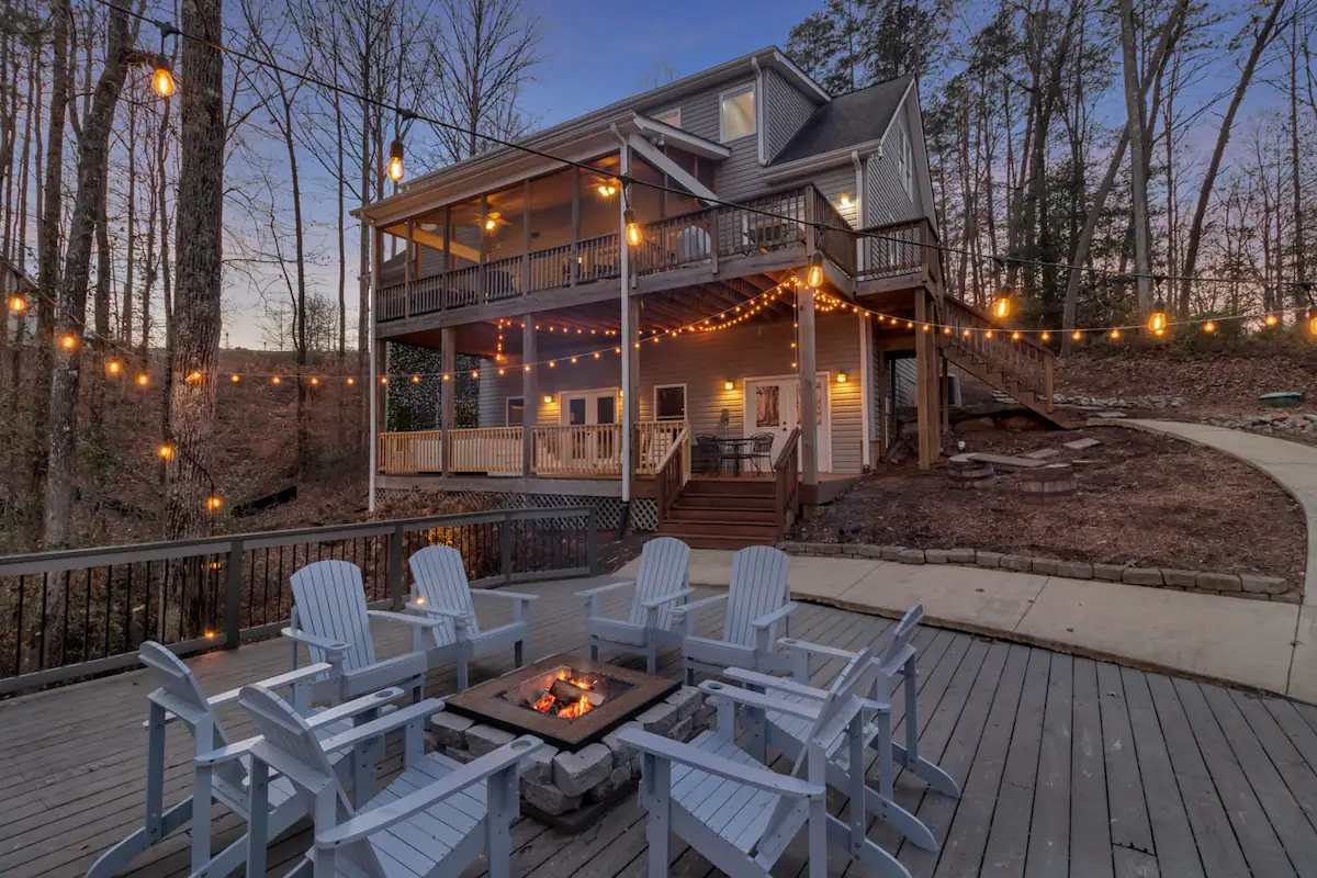 Amazing Lakefront Airbnb Rentals for a Great Lakeside Vacation — SEE ...