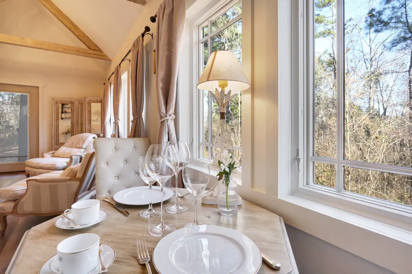 Incredibly Neat Romantic Airbnb Short Term Vacation Rentals — SEE, SEEK ...