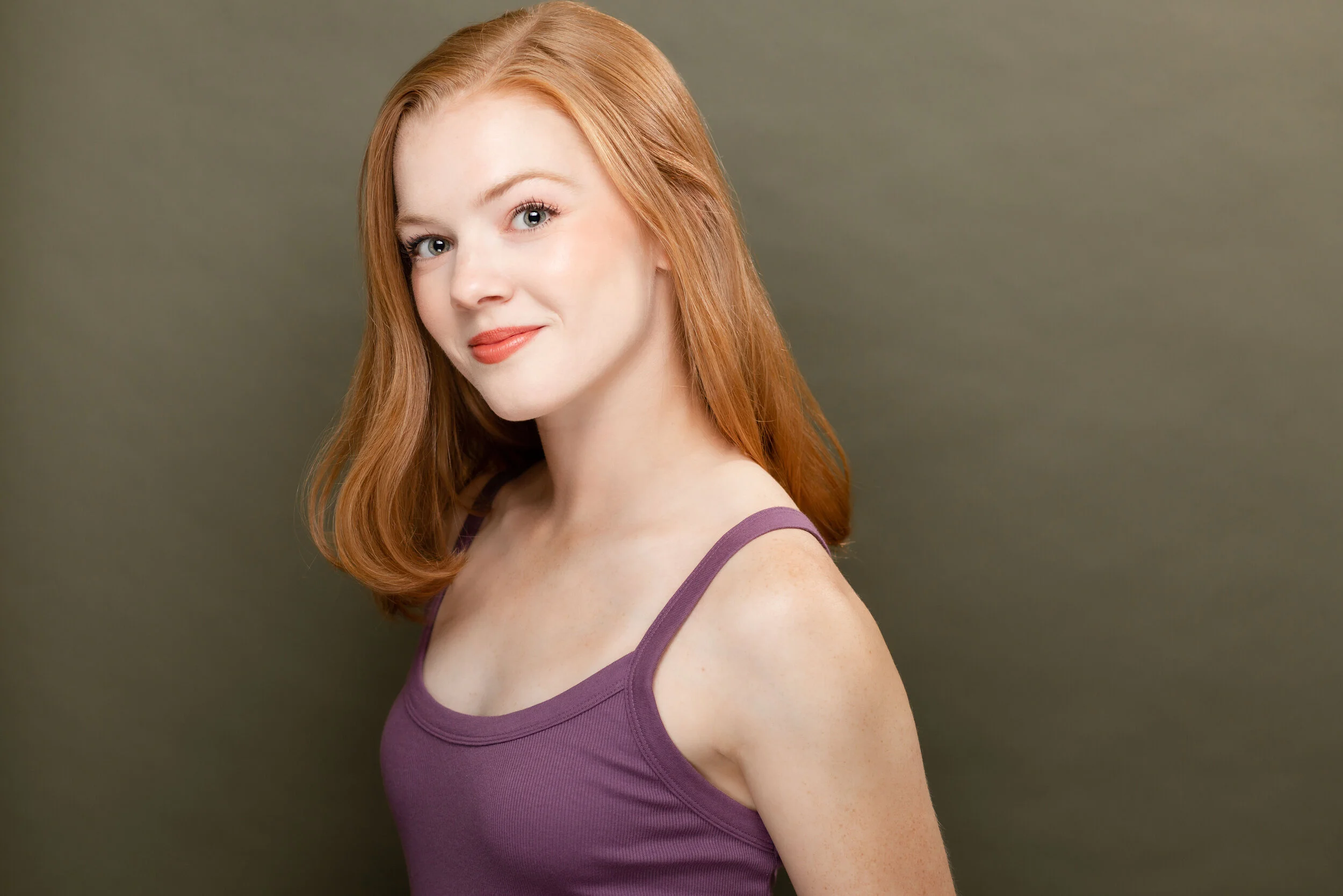 Resume & Headshot — Meredith Fox