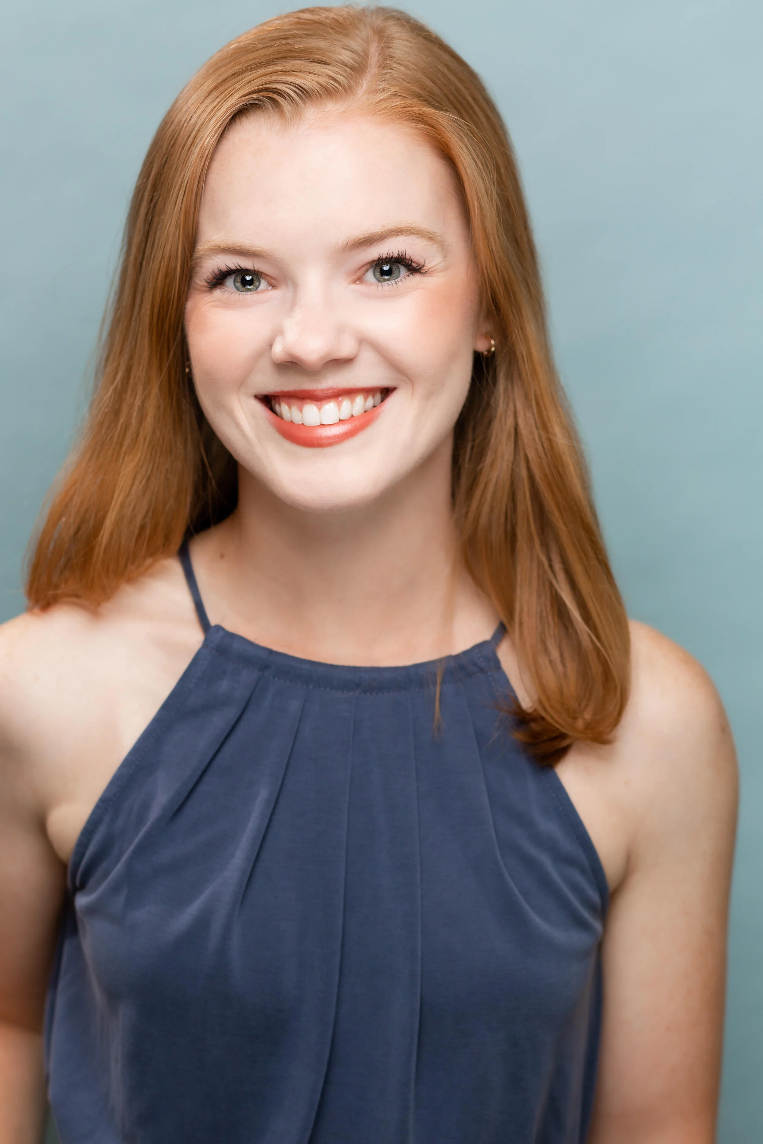 Resume & Headshot — Meredith Fox