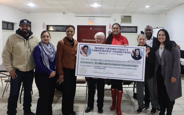 Re-elect Council Member Amanda Farias