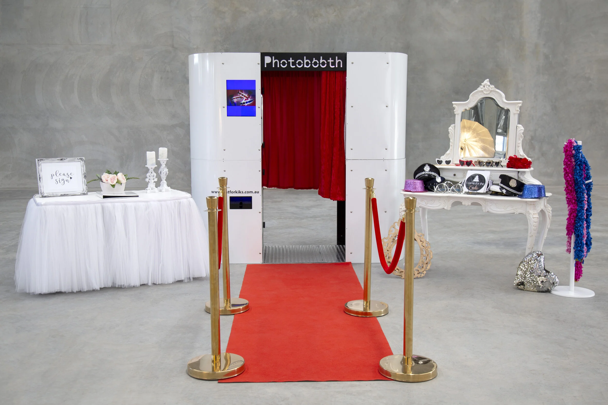 Our photo booths — JustForKiKs Entertainment