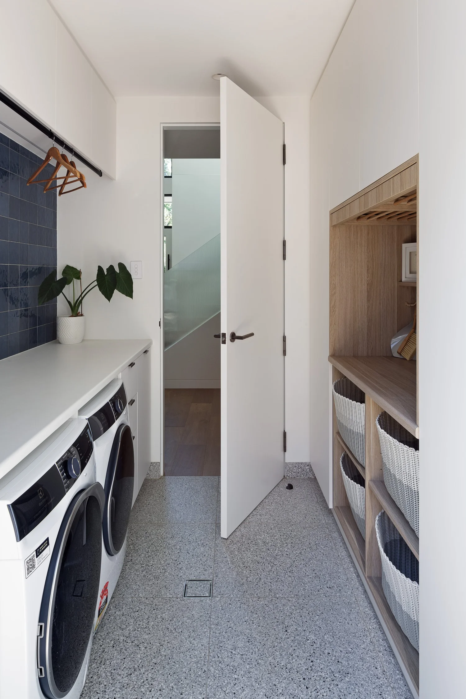 Contemporary Arthouse - Hunters Hill, Sydney Interior Design — Concepts ...