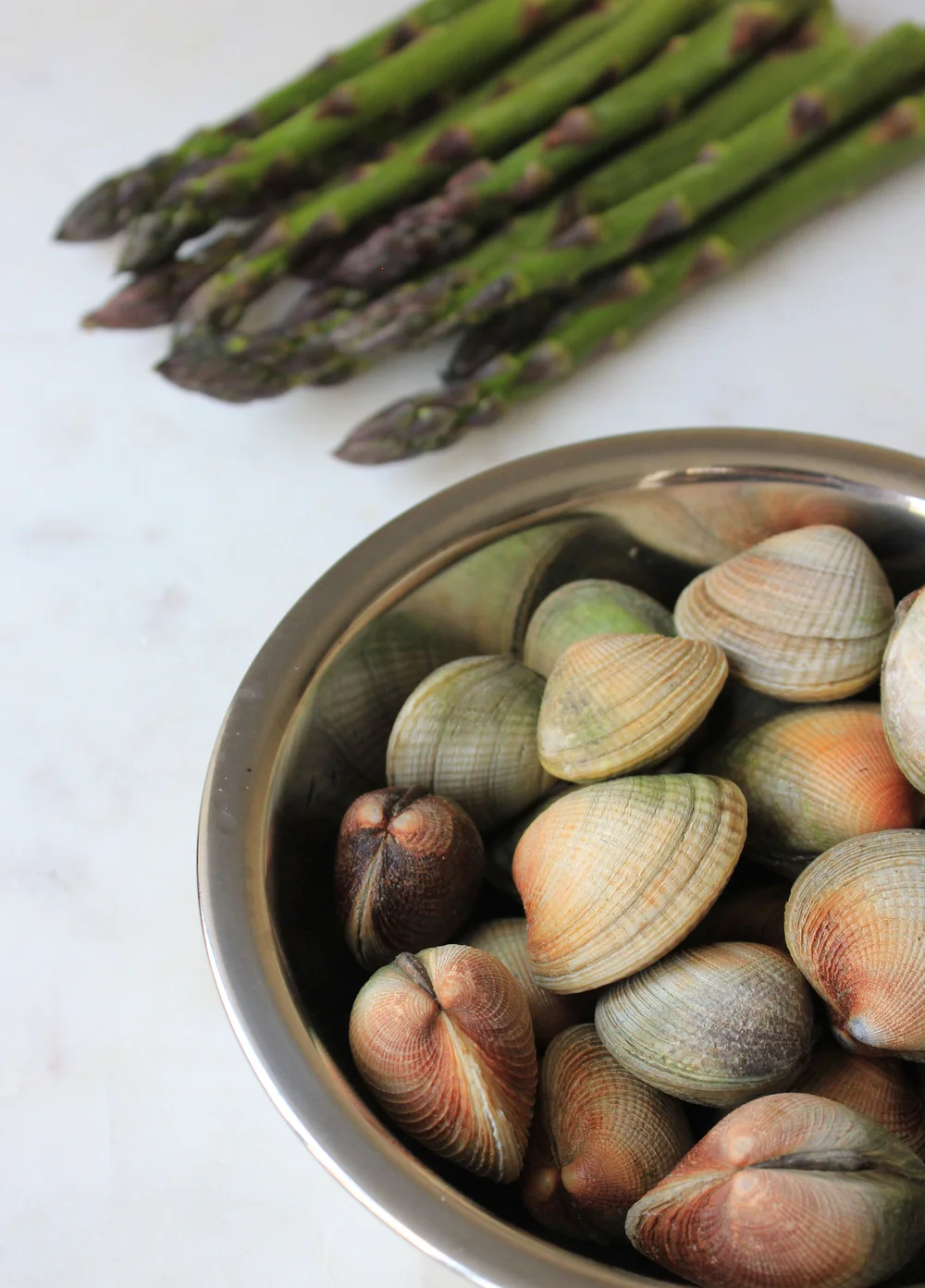 Hand-Rolled Pasta with Clams & SOMETHING'S GOTTA GIVE — A Dash of Cinema
