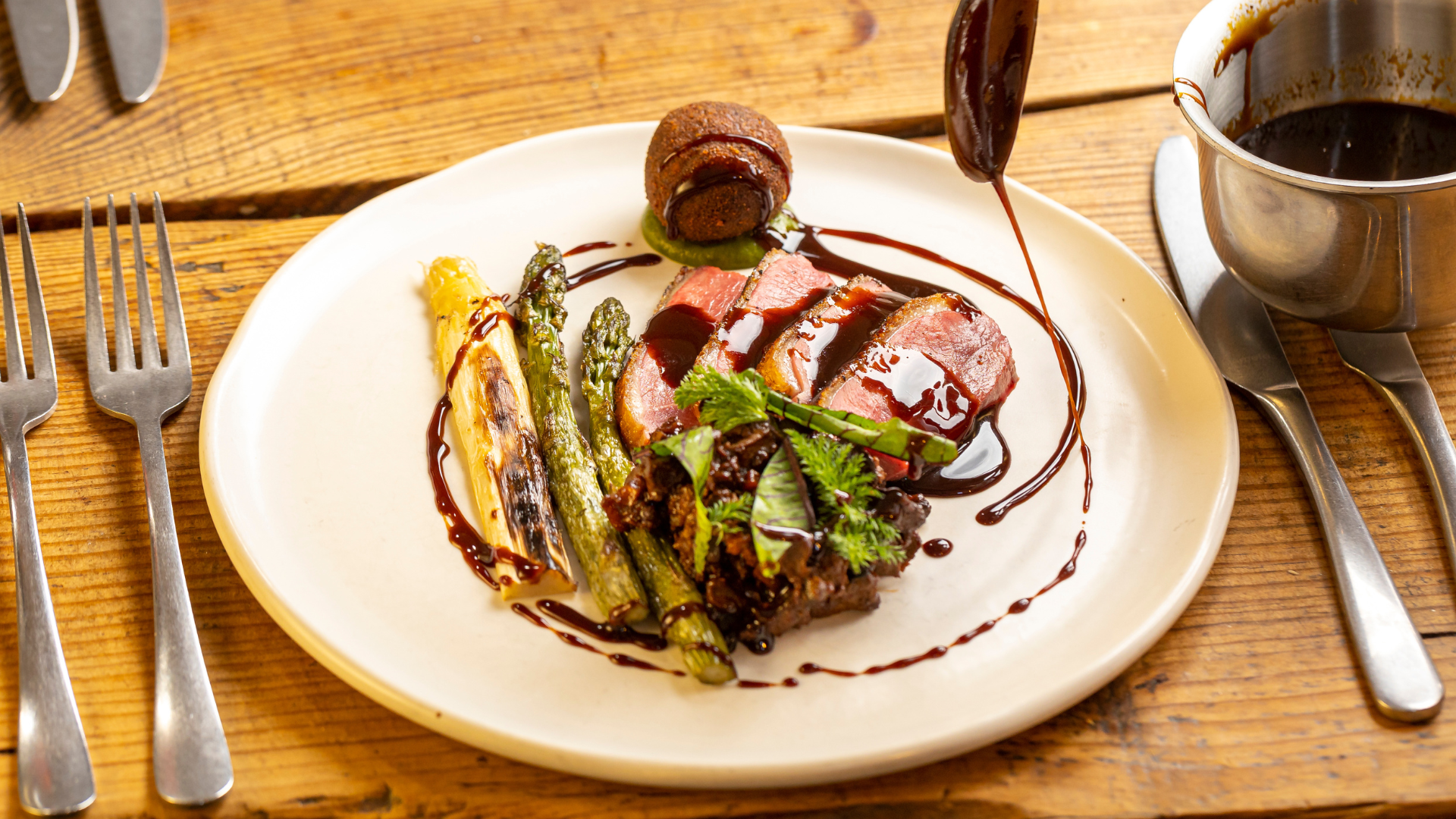 Barge East- Floating Bar & Kitchen in Hackney Wick